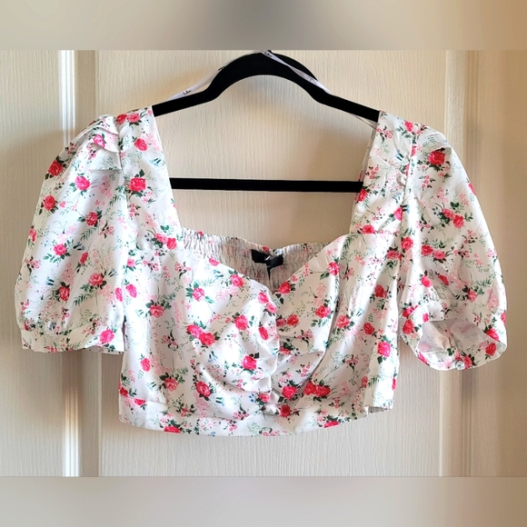 Lulus | Tops | New Medium Lulus Floral Ruched Smocked Stretch Crop Top ...